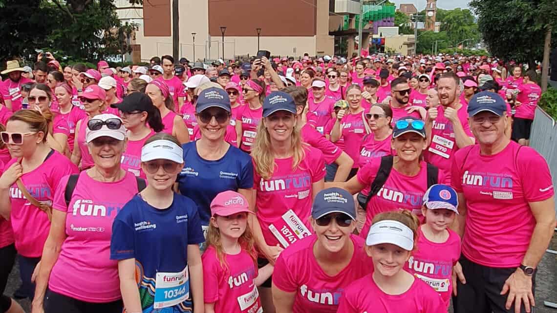 Fun run fills Brisbane with a sea of pink!