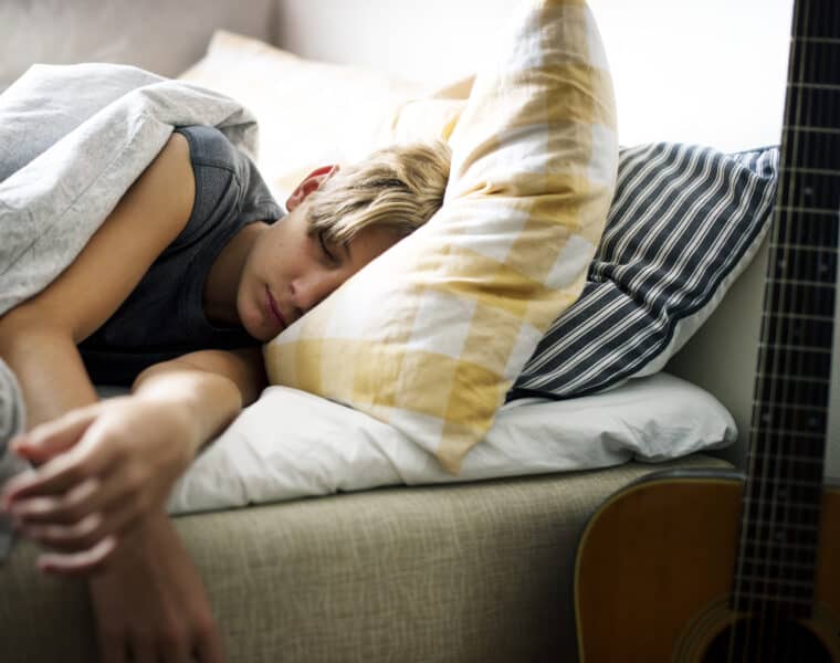 Creating healthy teen sleep habits: a guide for parents of teenagers