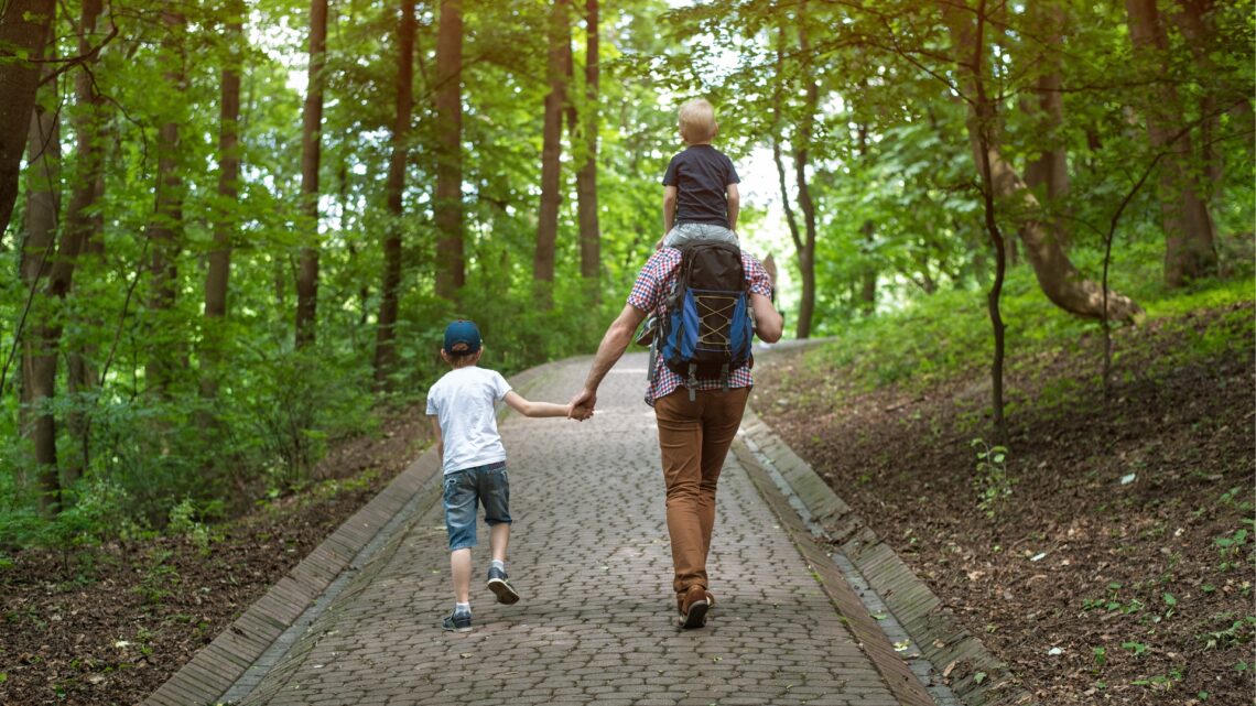 How to make walking more interesting for kids